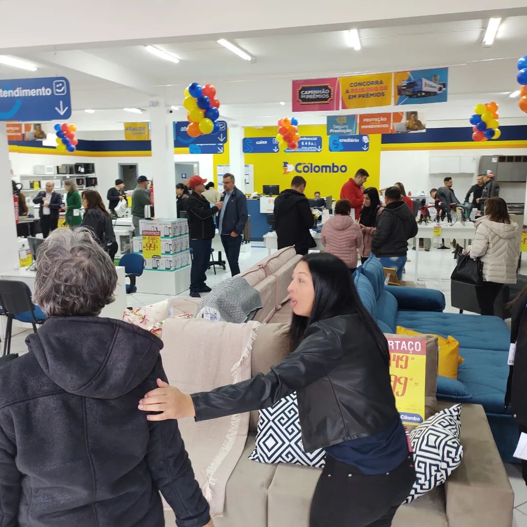 Lojas Colombo inaugura filial no centro de Campos Novos - Jornal O Celeiro