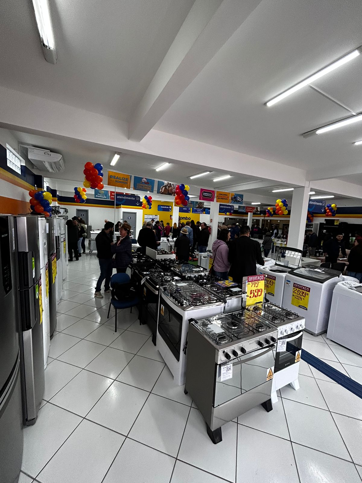 Lojas Colombo inaugura filial no centro de Campos Novos - Jornal O Celeiro