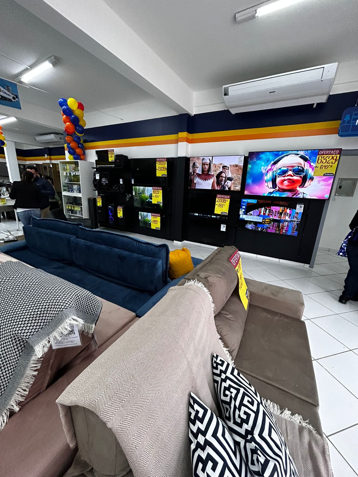 Lojas Colombo inaugura filial no centro de Campos Novos - Jornal O Celeiro